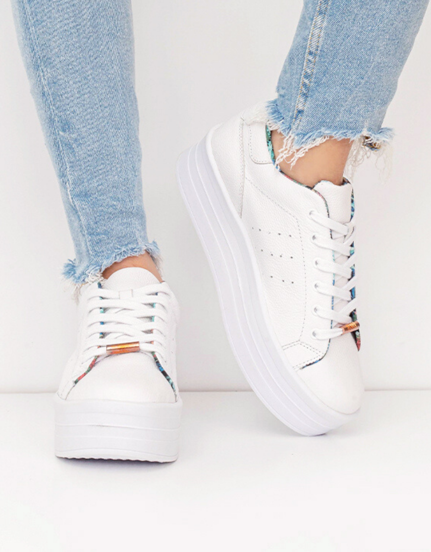Timba Blanco Cuero con forro estampado- Tenis Blancos de plataforma ...