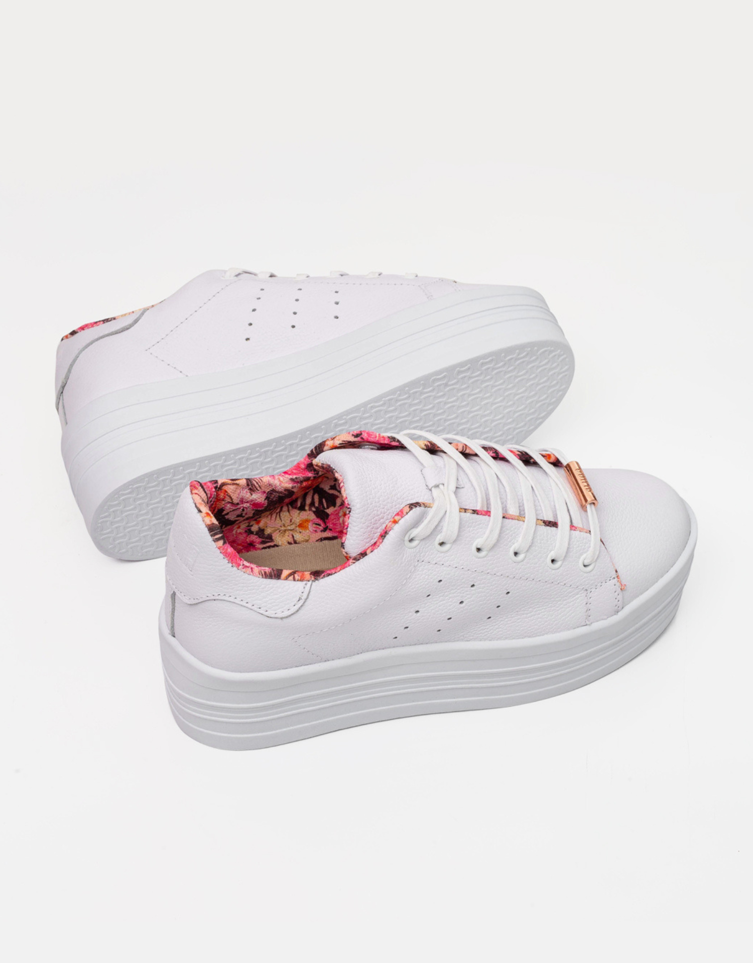 Timba Blanco Cuero con forro estampado- Tenis Blancos de plataforma ...